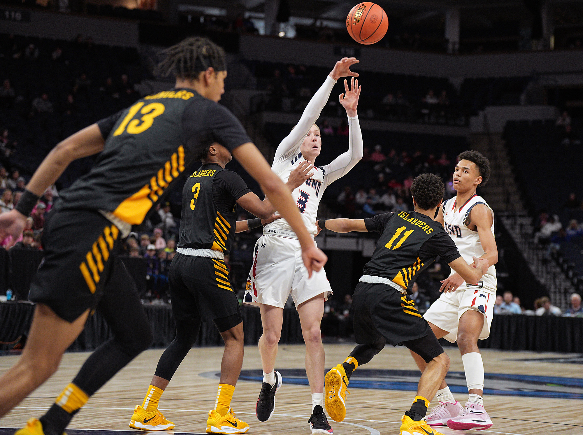 DeLaSalle rolls over Orono in Class 3A boys basketball semifinal
