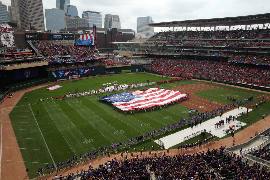 St. Thomas vs. St. John's football at Target Field was a huge success ...