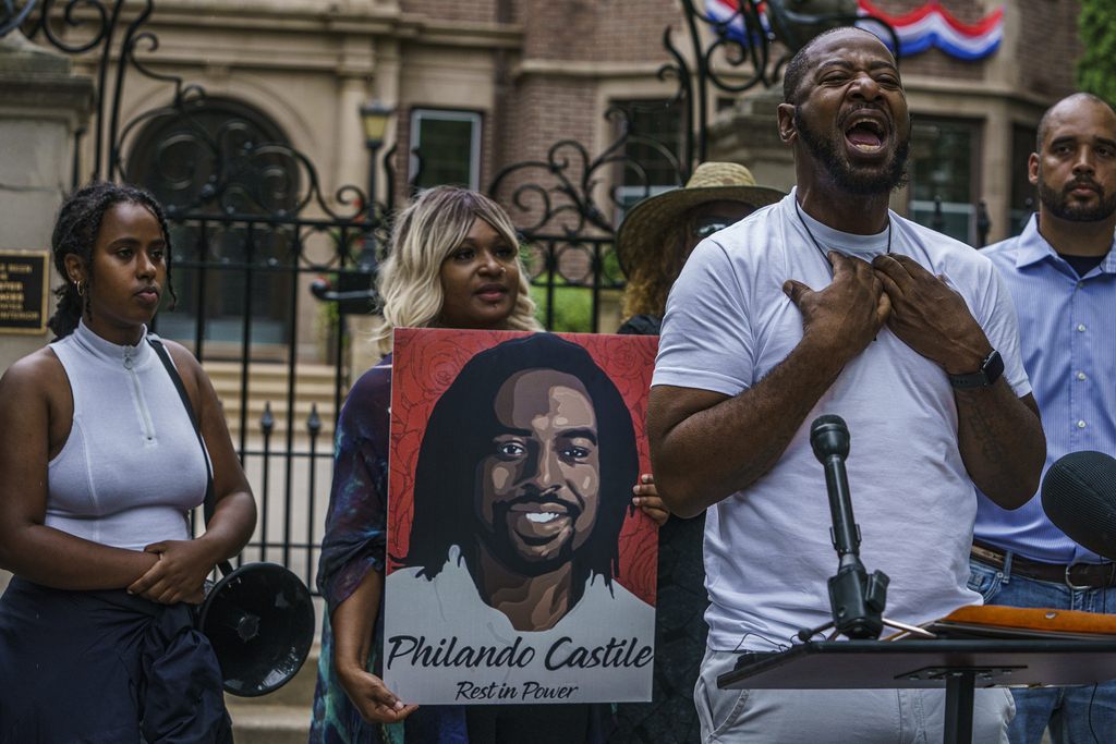 Governor repeats insistence that Rep. Thompson resign