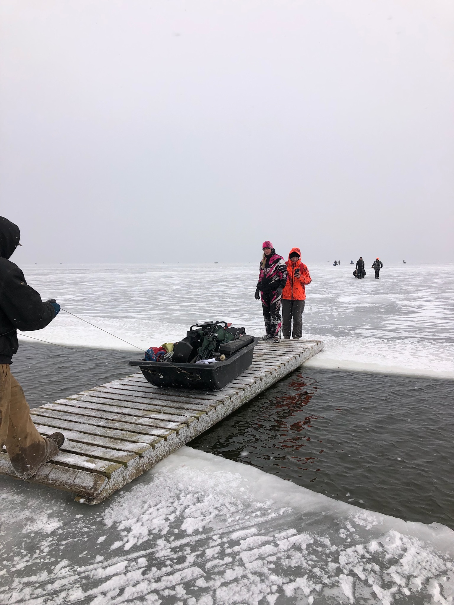 200 anglers rescued from ice sheet on Upper Red Lake