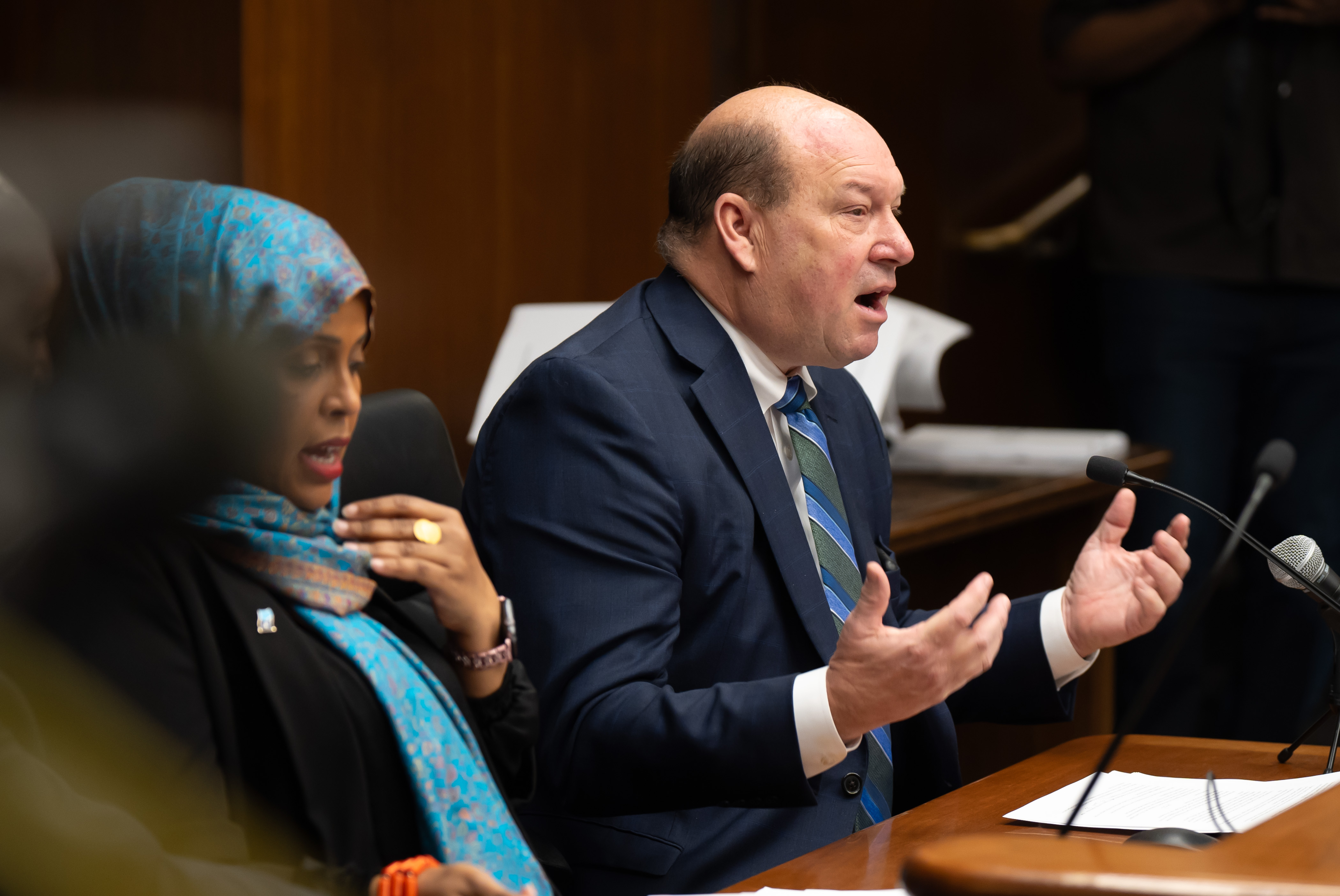 Driver pay bill advances as Uber and Lyft pitch much-lower rates