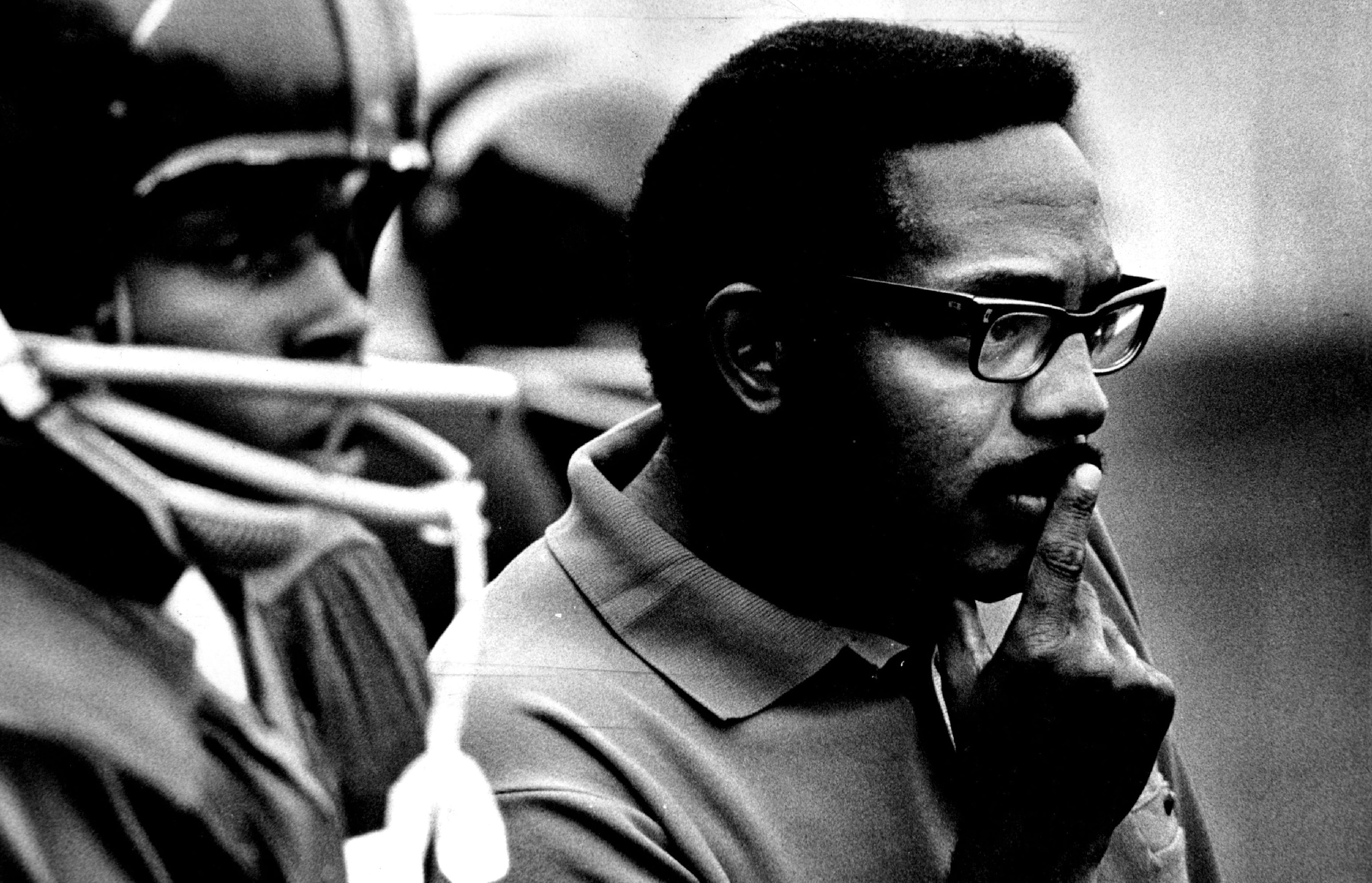Richard Robinson, a Hall of Fame coach and mentor, dies at 87