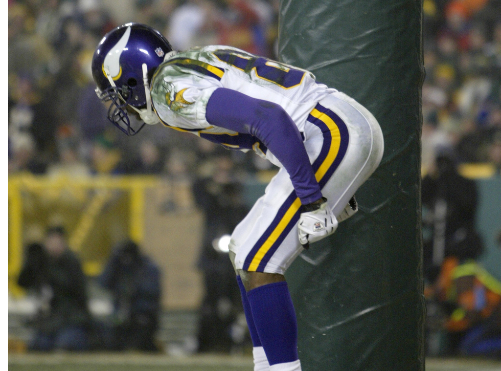 Randy Moss, Joe Buck and a ‘disgusting act’ revisited
