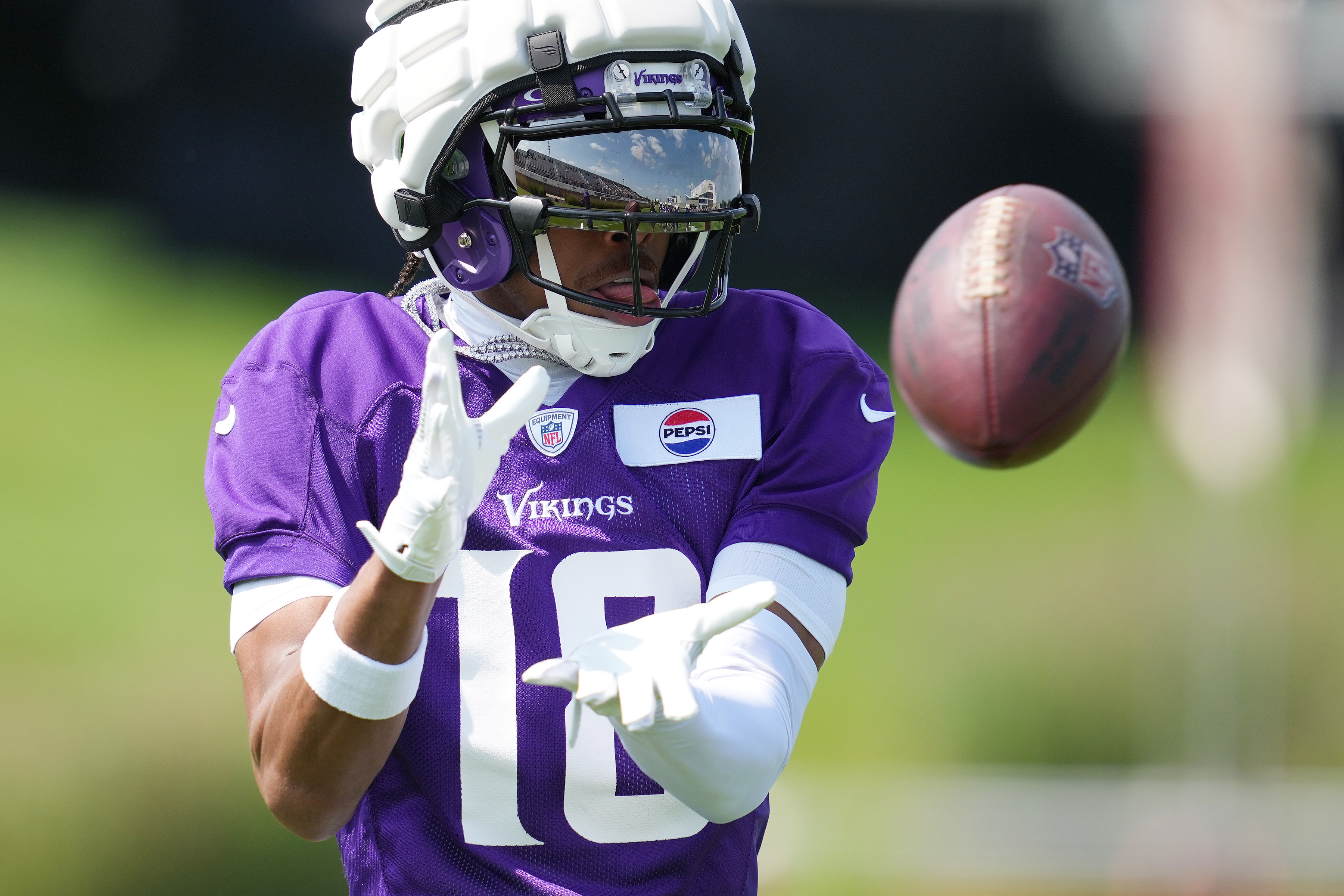 Vikings rookie Dallas Turner gets to ‘slow it down’ in the NFL as he ...