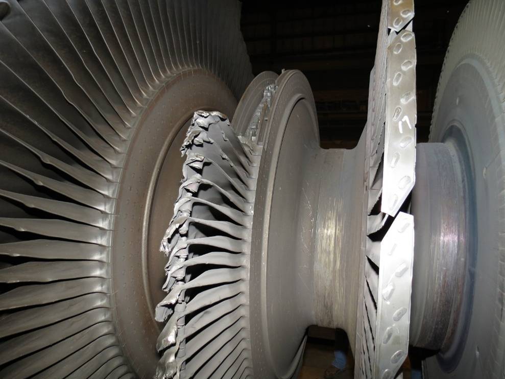 Failed turbine blades caused Xcel Energy's generator accident