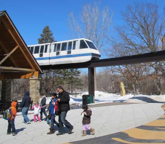 Dozens stuck on zoo monorail