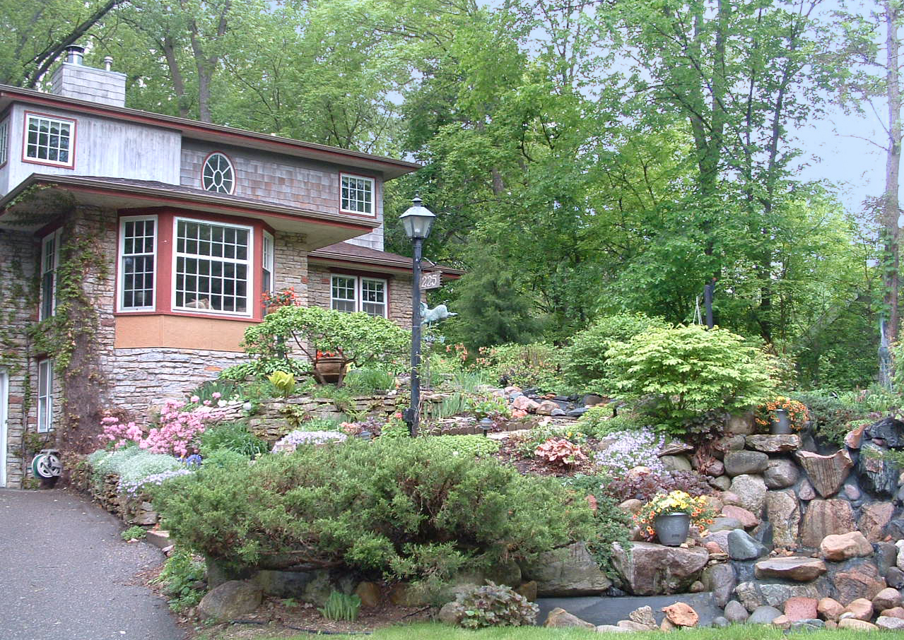 Homegazing: You can have Marcia Fluer's Golden Valley cottage for $575,000