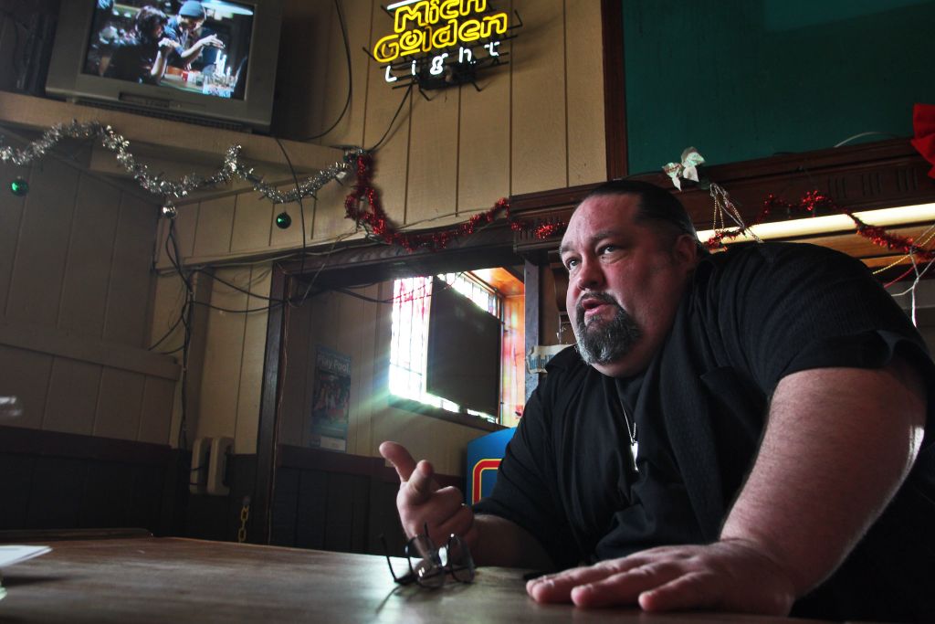 Minneapolis bar works to shake legacy of violence