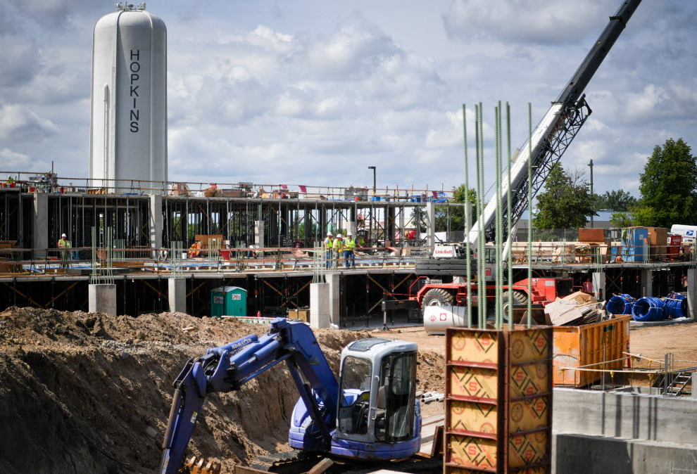 Hopkins and apartment developer battle over $10.5M parking ramp