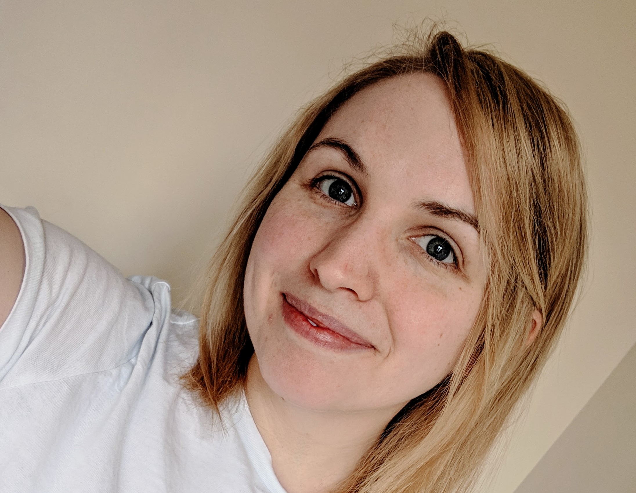 Review: Musical stars? Phoning the afterlife? The goofy ideas of Thomas ...