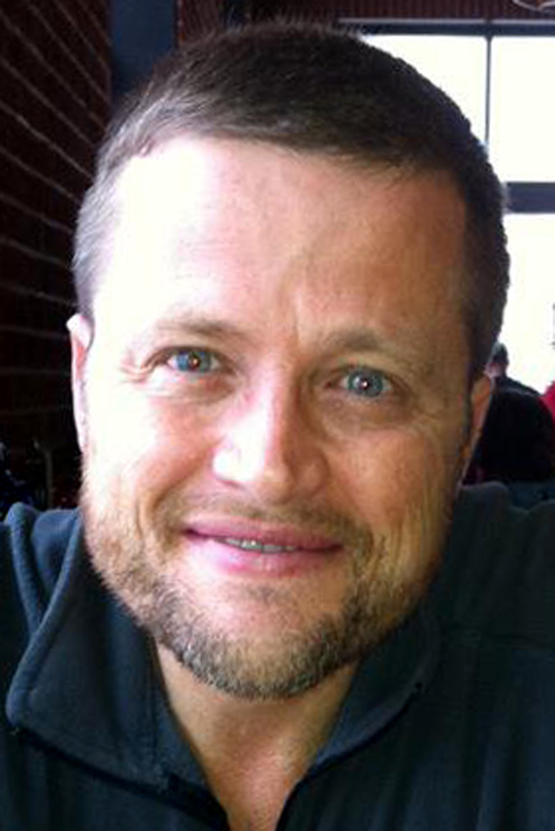 Longtime Star Tribune journalist Oakes dies at 52