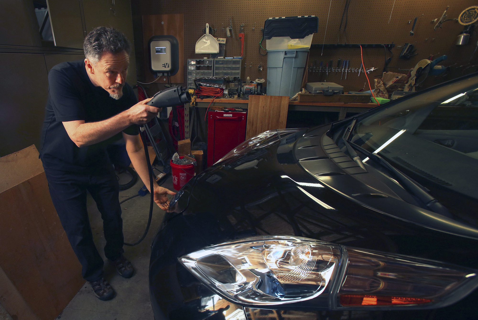 Xcel proposes low-cost, off-peak rates for plug-in cars