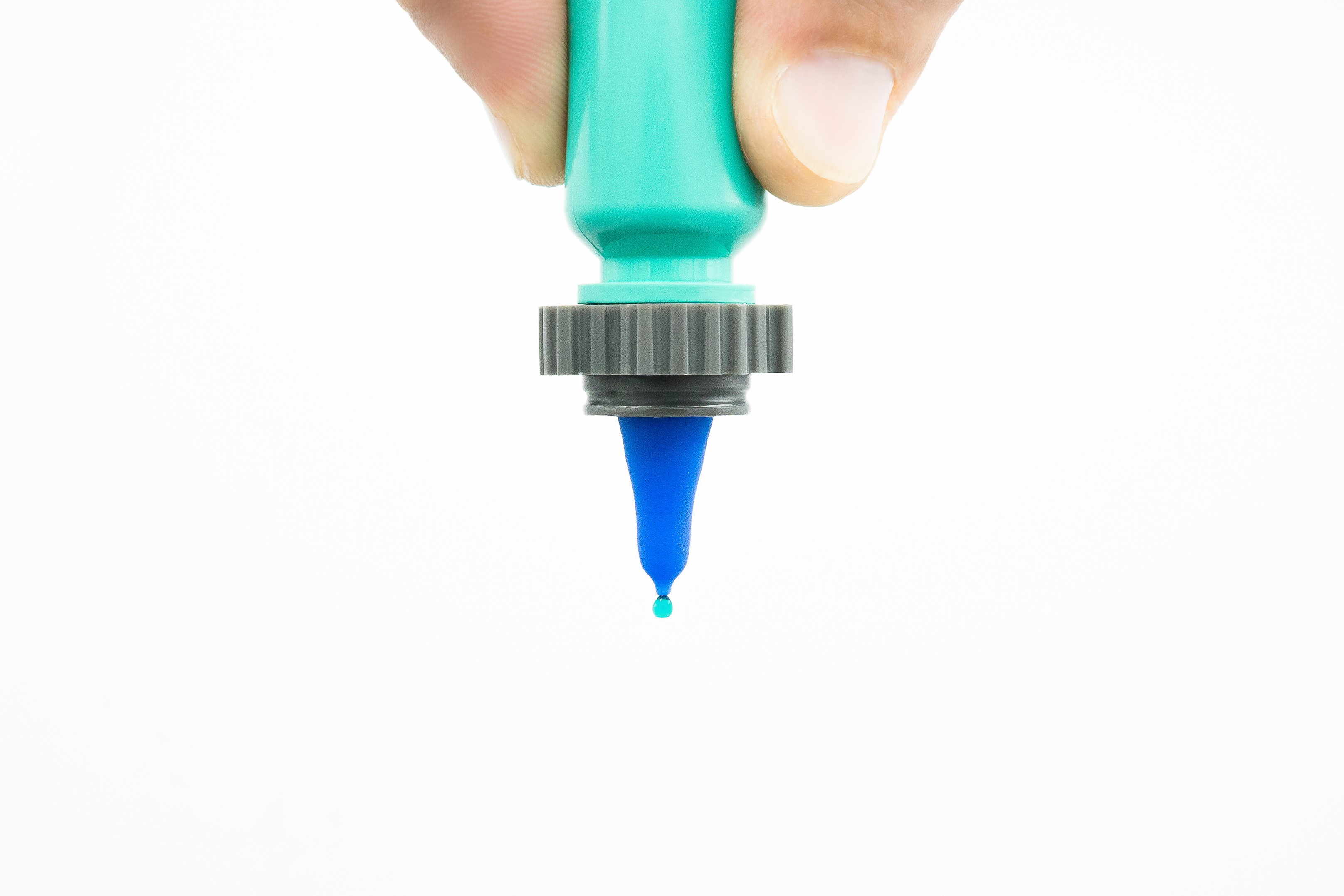 Minnesota startup's device helps make more accurate eye drops