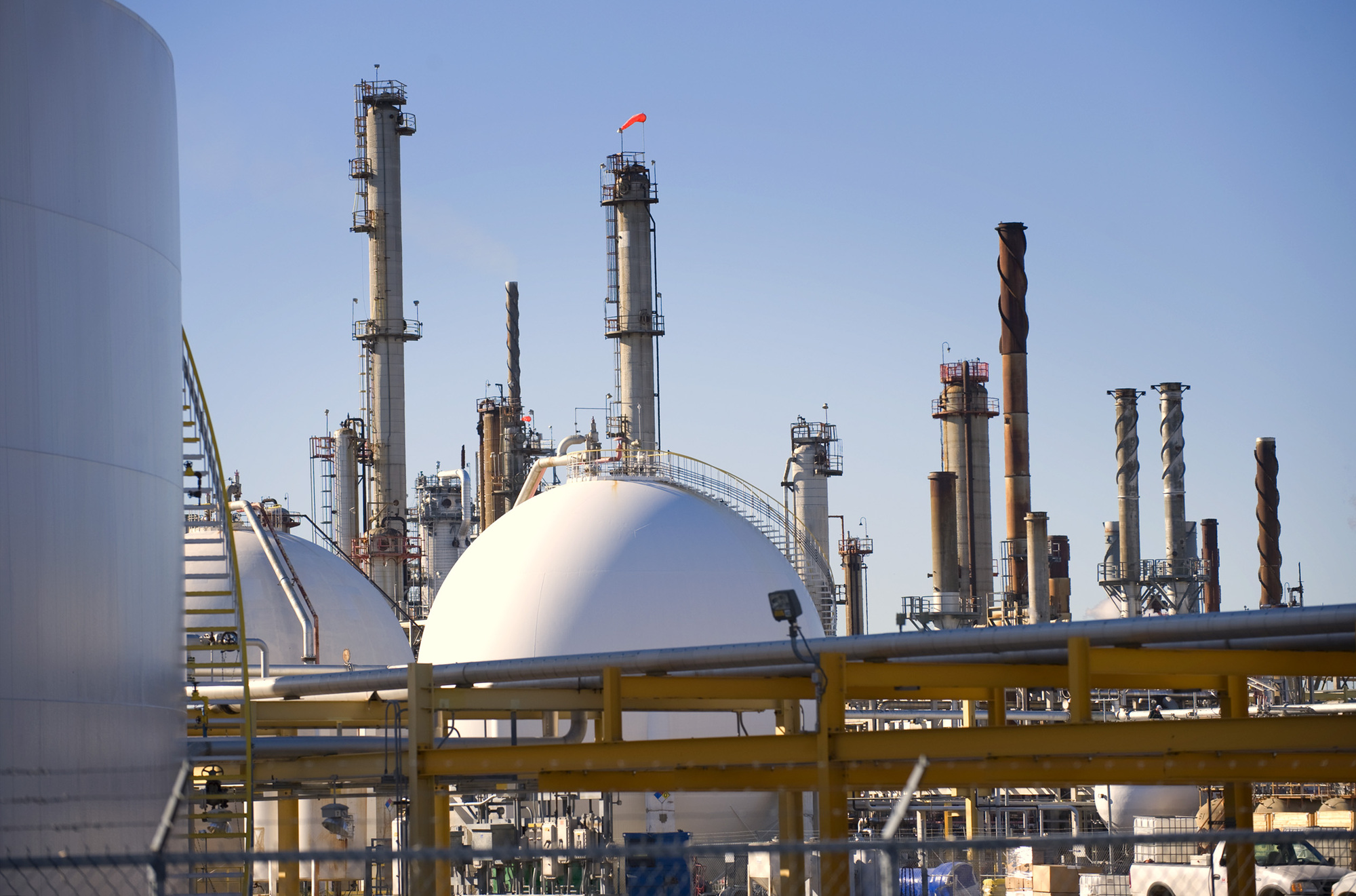 Marathon Petroleum buying St. Paul Park oil refinery