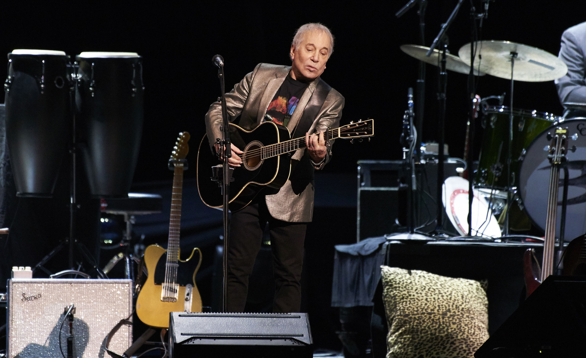 The sound of Simon makes for a grand goodbye in St. Paul