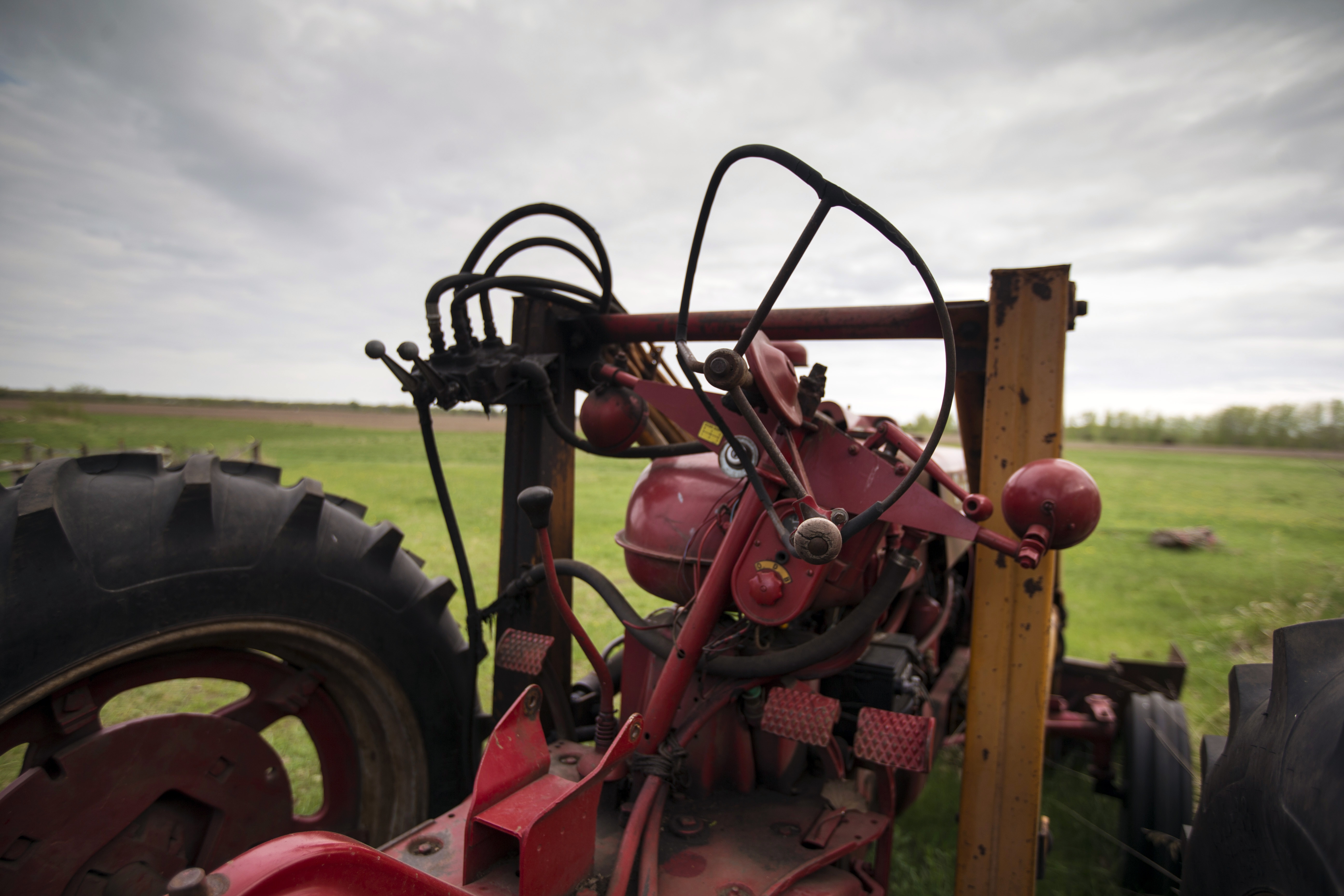 Unsafe tractors drive up death toll at family farms