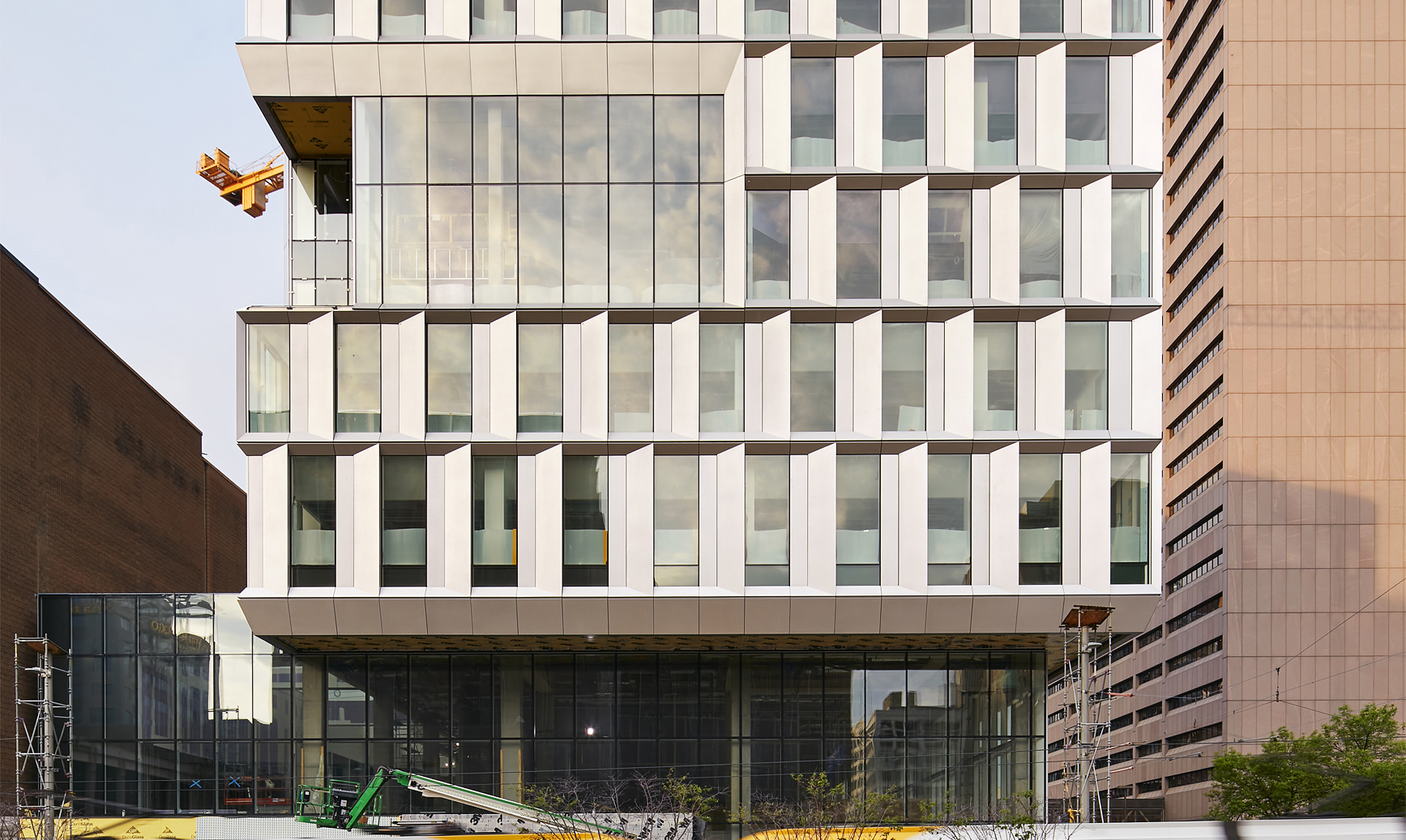 New Mpls. building is one of the city's finest works of contemporary ...