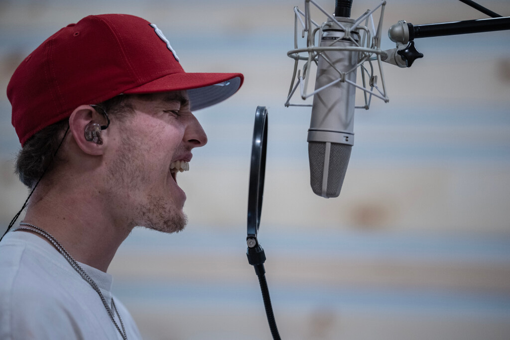 Vikings wide receiver Blake Proehl is moonlighting as a musician