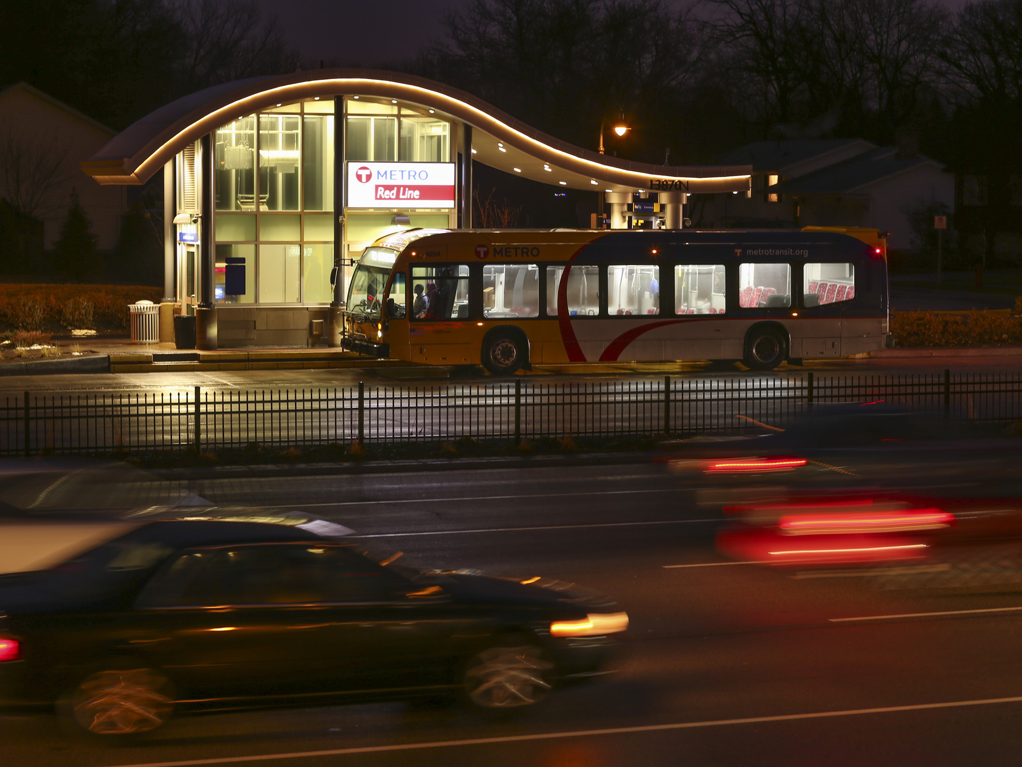 A slow but instructive start for south metro's Red Line busway