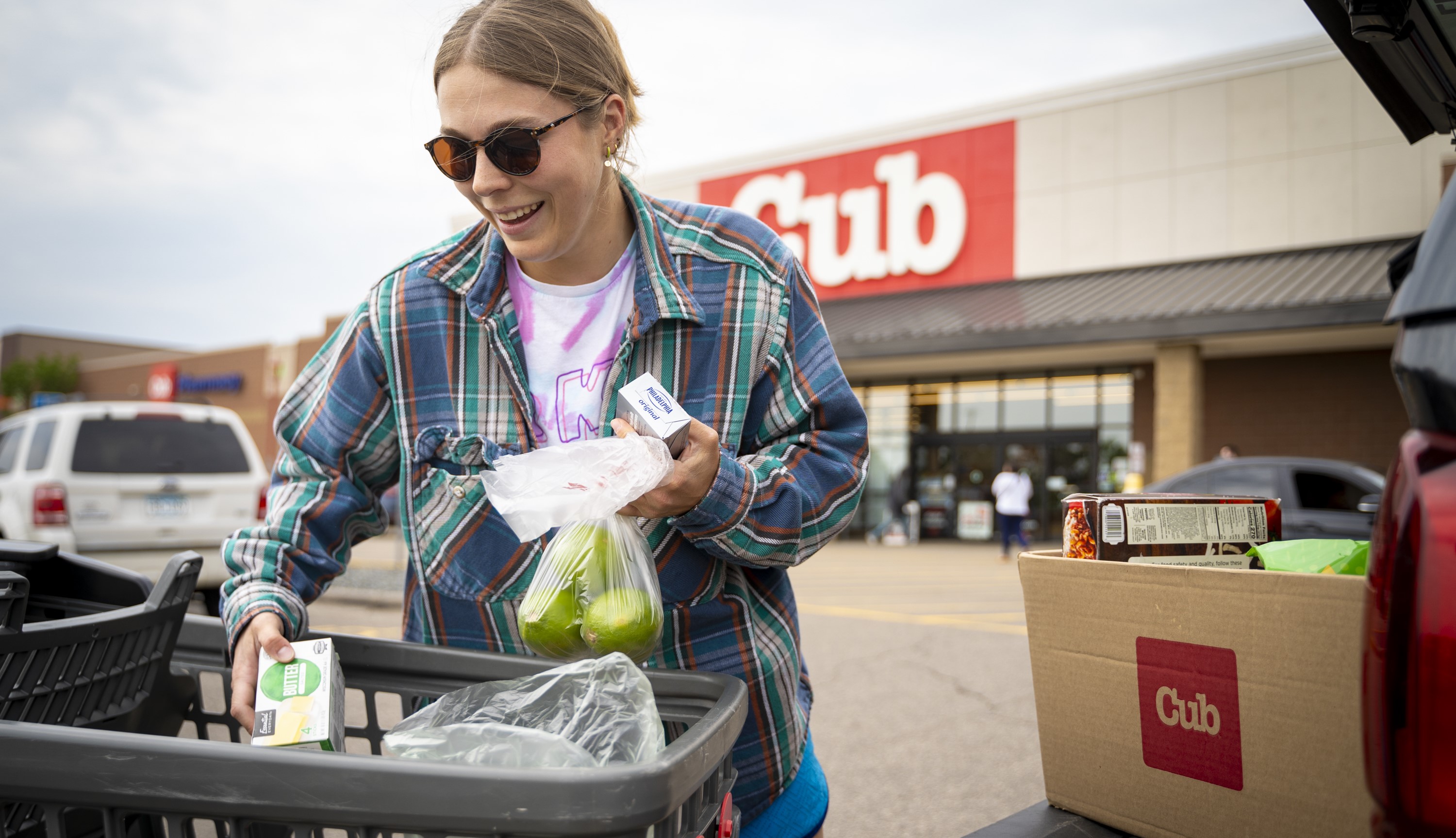 Cub's dominance wanes as Walmart's prices lure grocery shoppers