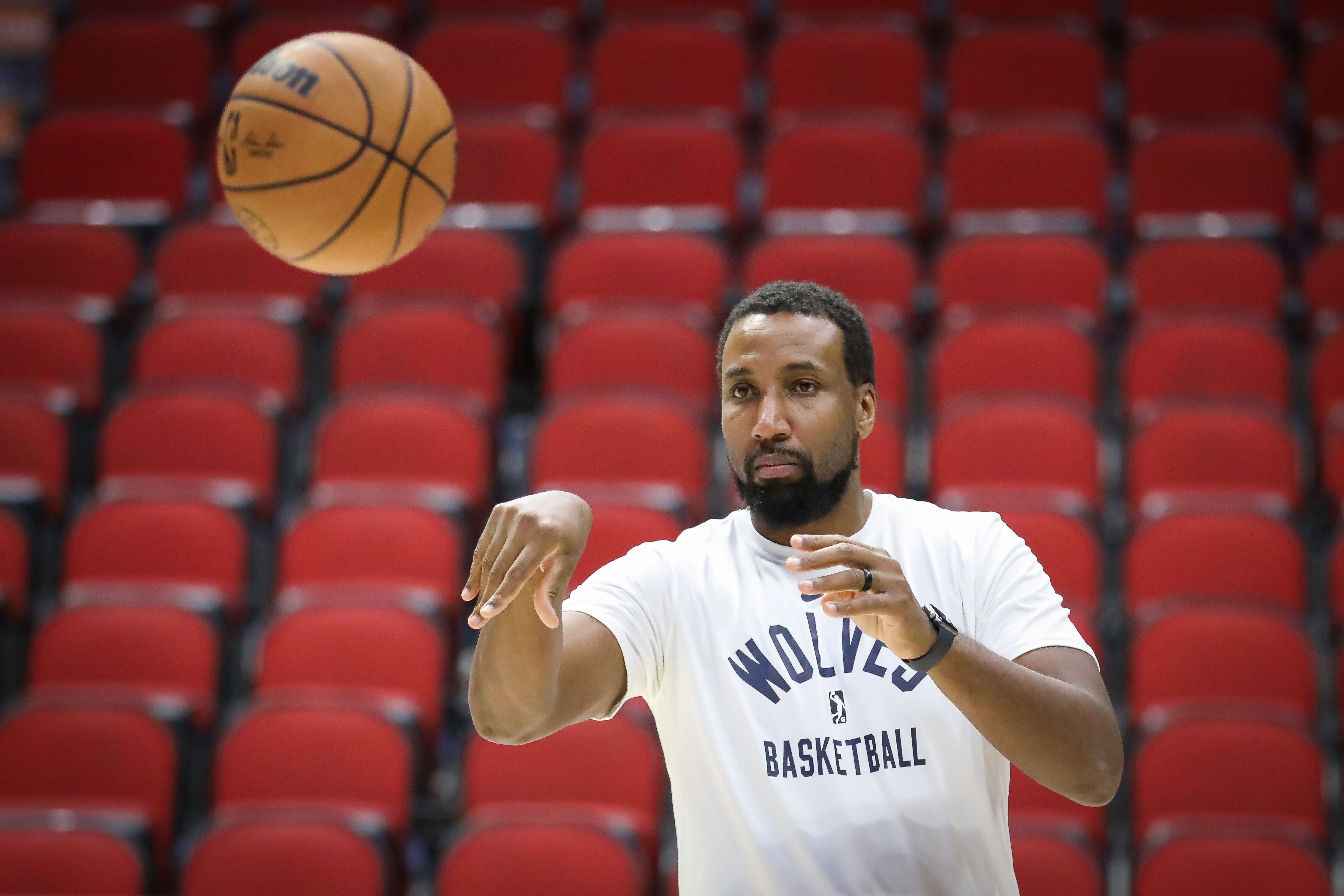 Ernest Scott named coach of the Iowa Wolves