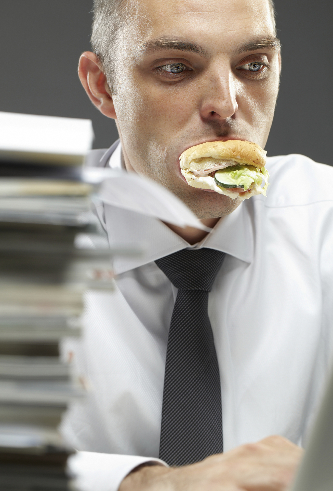 Eating at your desk, an annoyance and a necessity