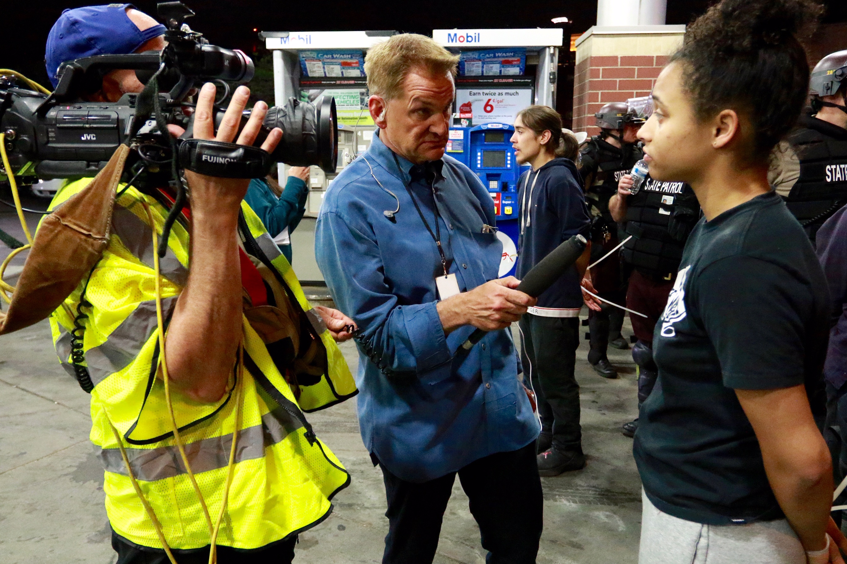 How WCCO sports anchor Mike Max became a frontline reporter at the ...