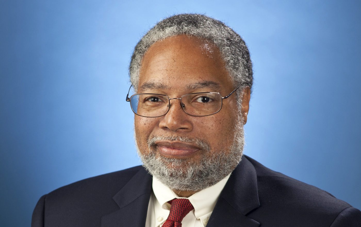 Founding director of Smithsonian's NMAAHC strikes out on Willie Mays' glove