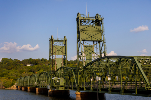 New Stillwater ban on jumping from Lift Bridge goes only halfway