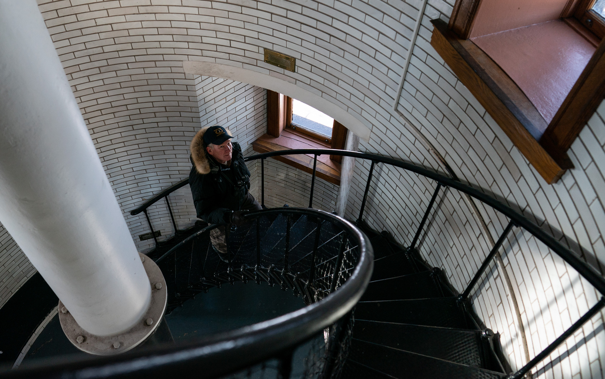 The keeper of Minnesota's landmark lighthouse says goodbye after 36 years
