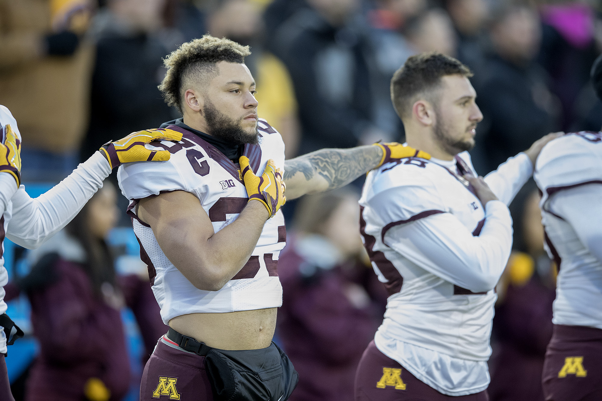 With no charges yet, Gophers running back Shannon Brooks released from jail
