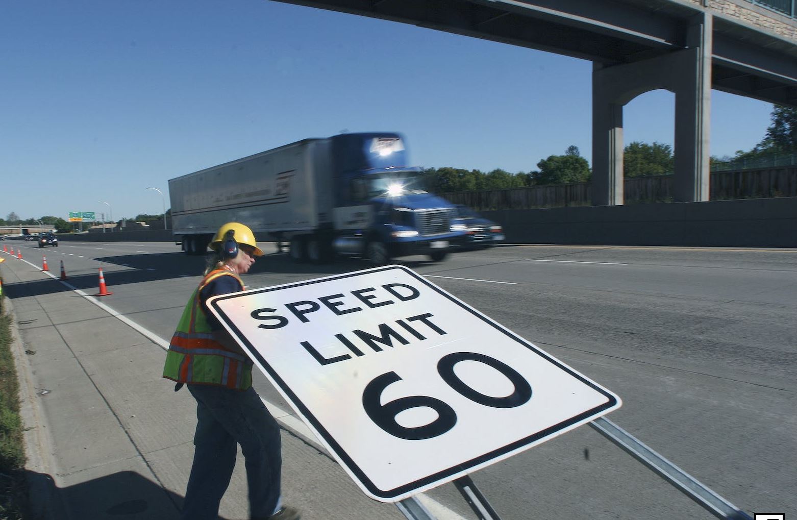 Will the speed limit on Interstate 35W in Minneapolis rise to 60 mph?