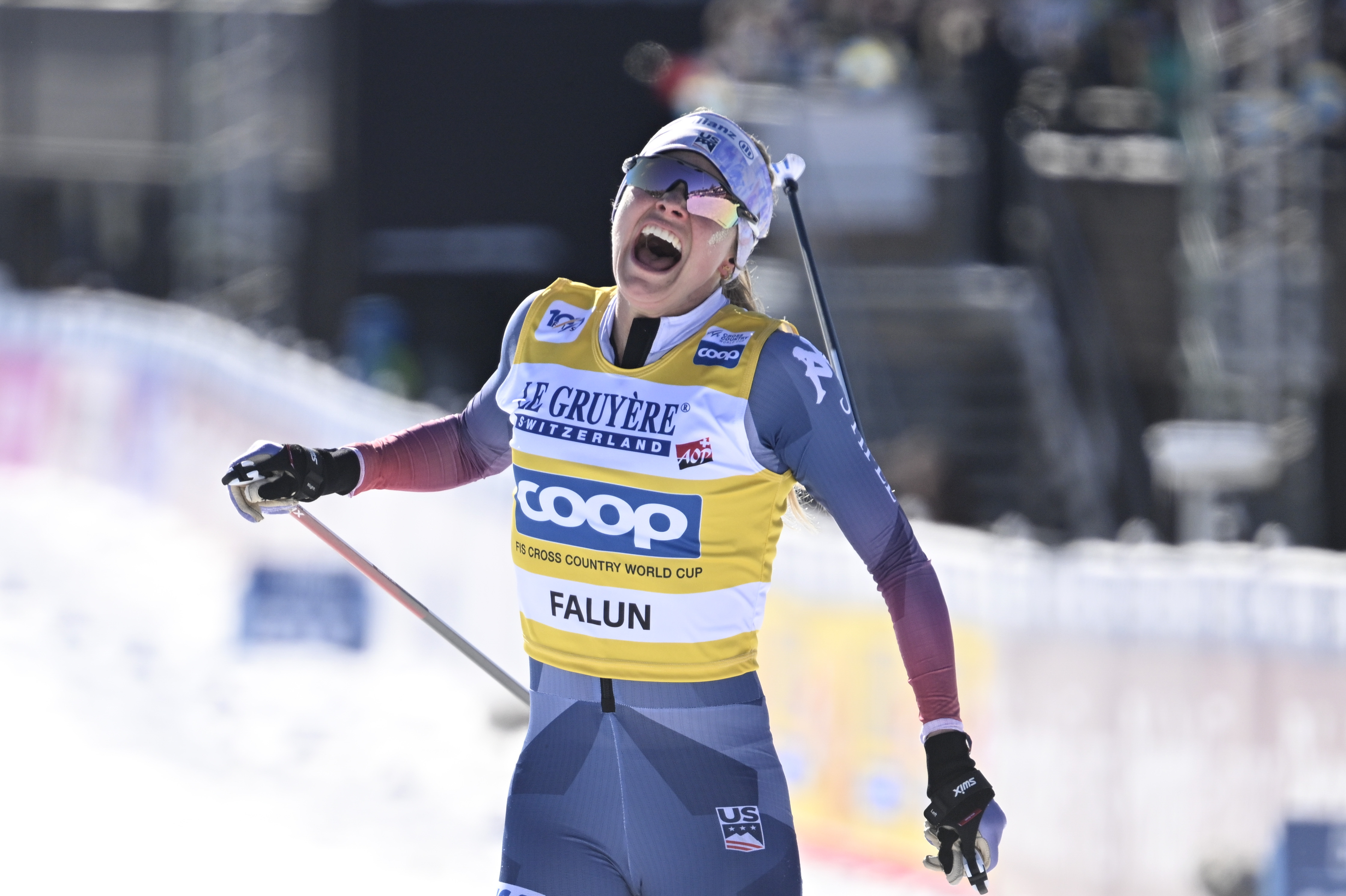 Jessie Diggins makes history with 2nd World Cup cross-country skiing title