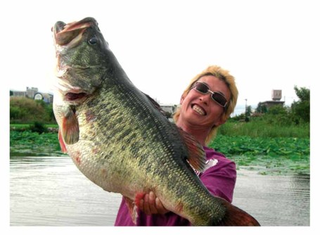 New co-world record 22-4 largemouth bass recognized by IGFA