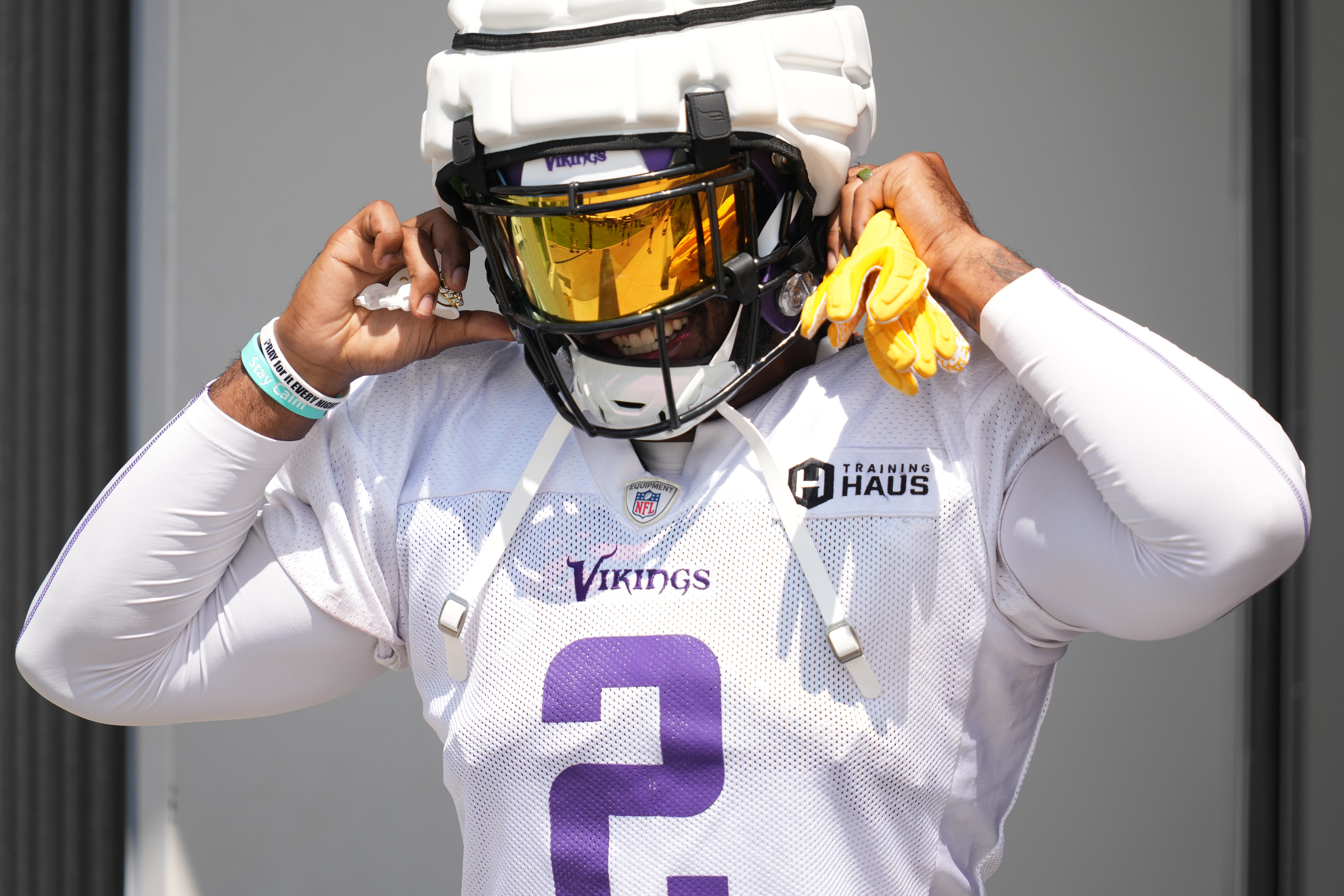 Alexander Mattison limps off field during workout; two other Vikings ...