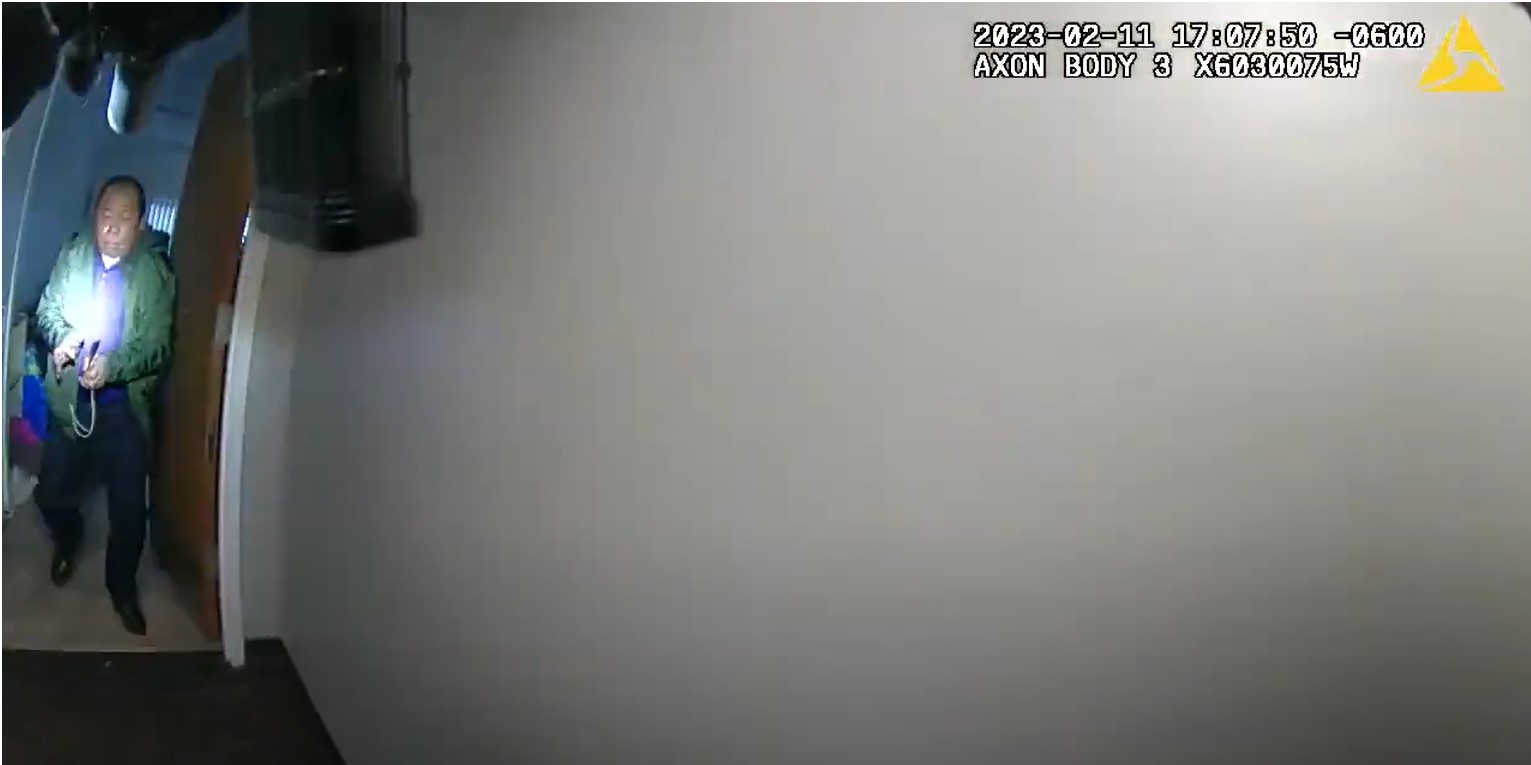 St. Paul releases footage of man armed with knife before he is shot ...