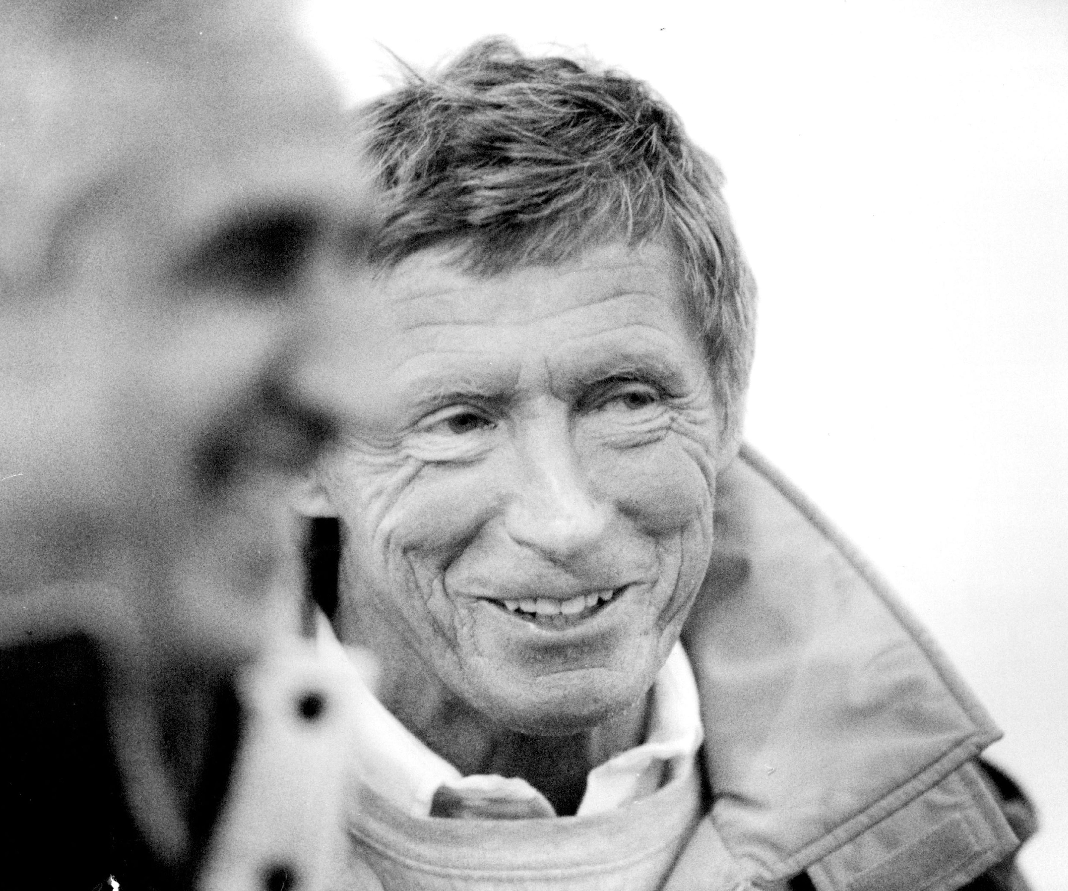 Jerry Burns, former Vikings coach, dies at 94