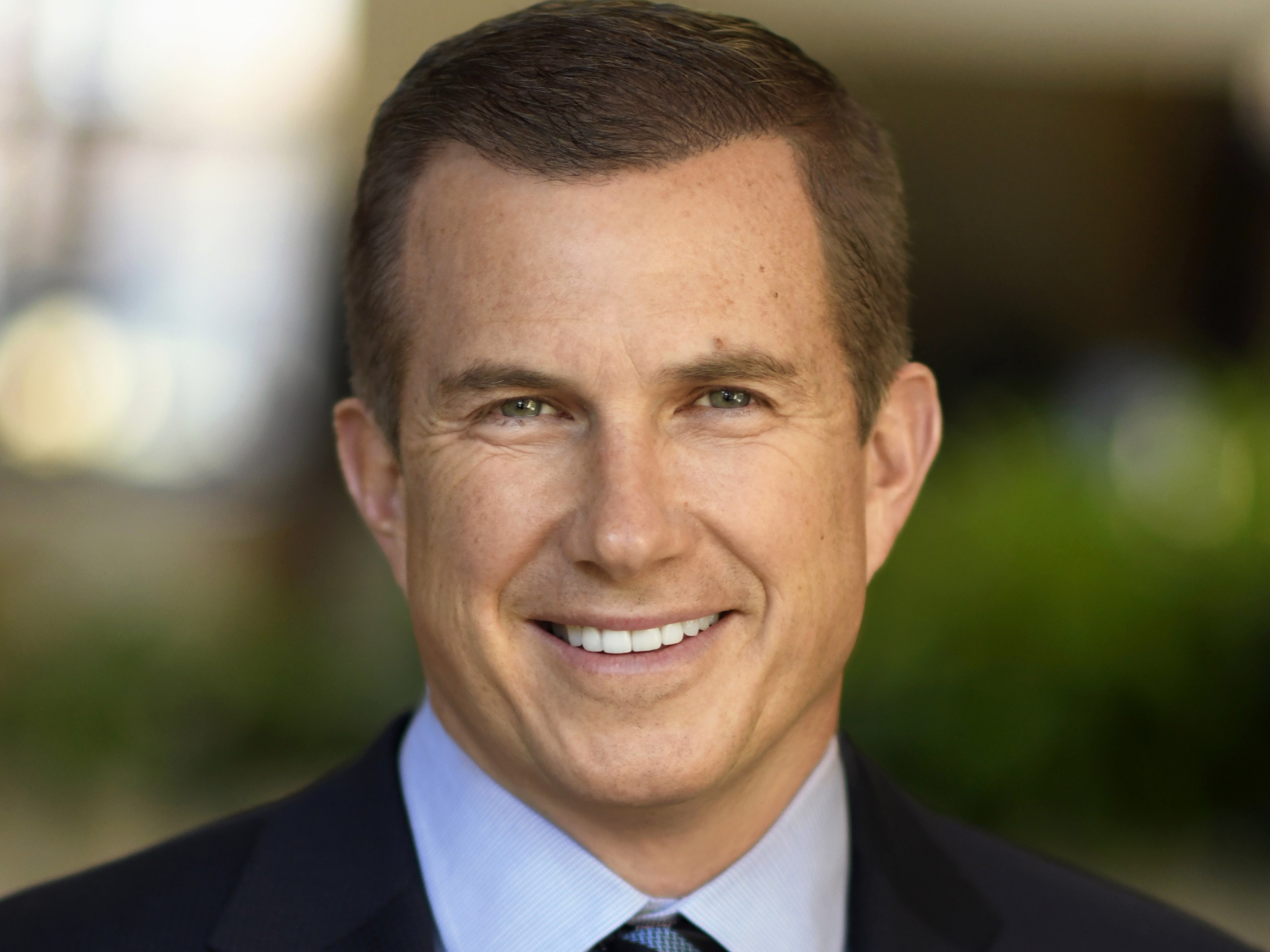 New Medtronic CEO made $5.9 million last fiscal year