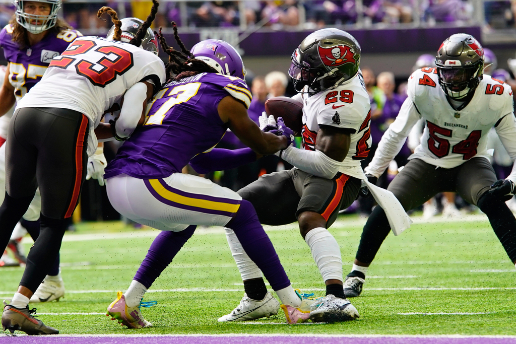 Vikings offensive coordinator Wes Phillips analyzes a Kirk Cousins ...