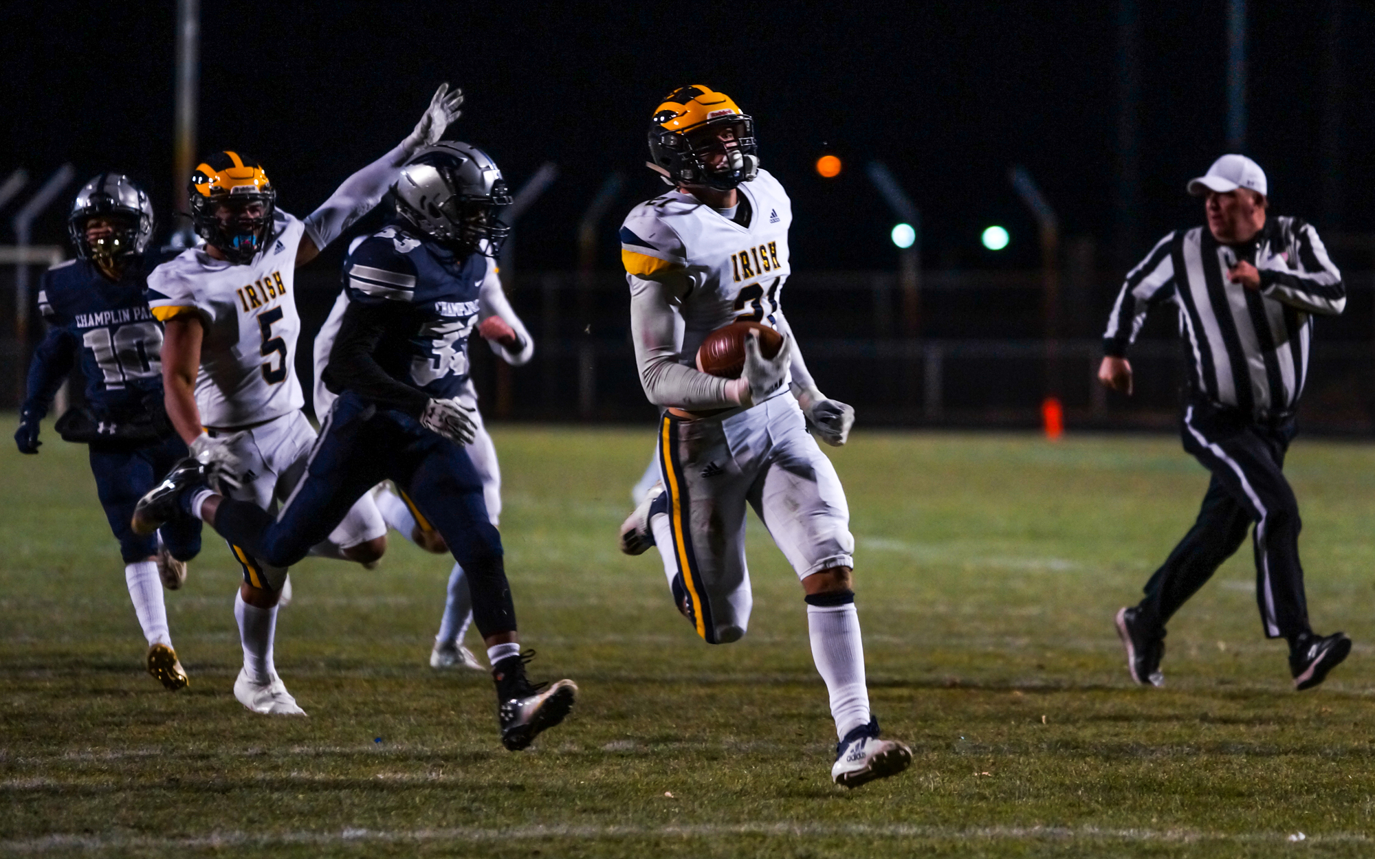 Rosemount two-sport star Jake Ratzlaff headed to Wisconsin to play football