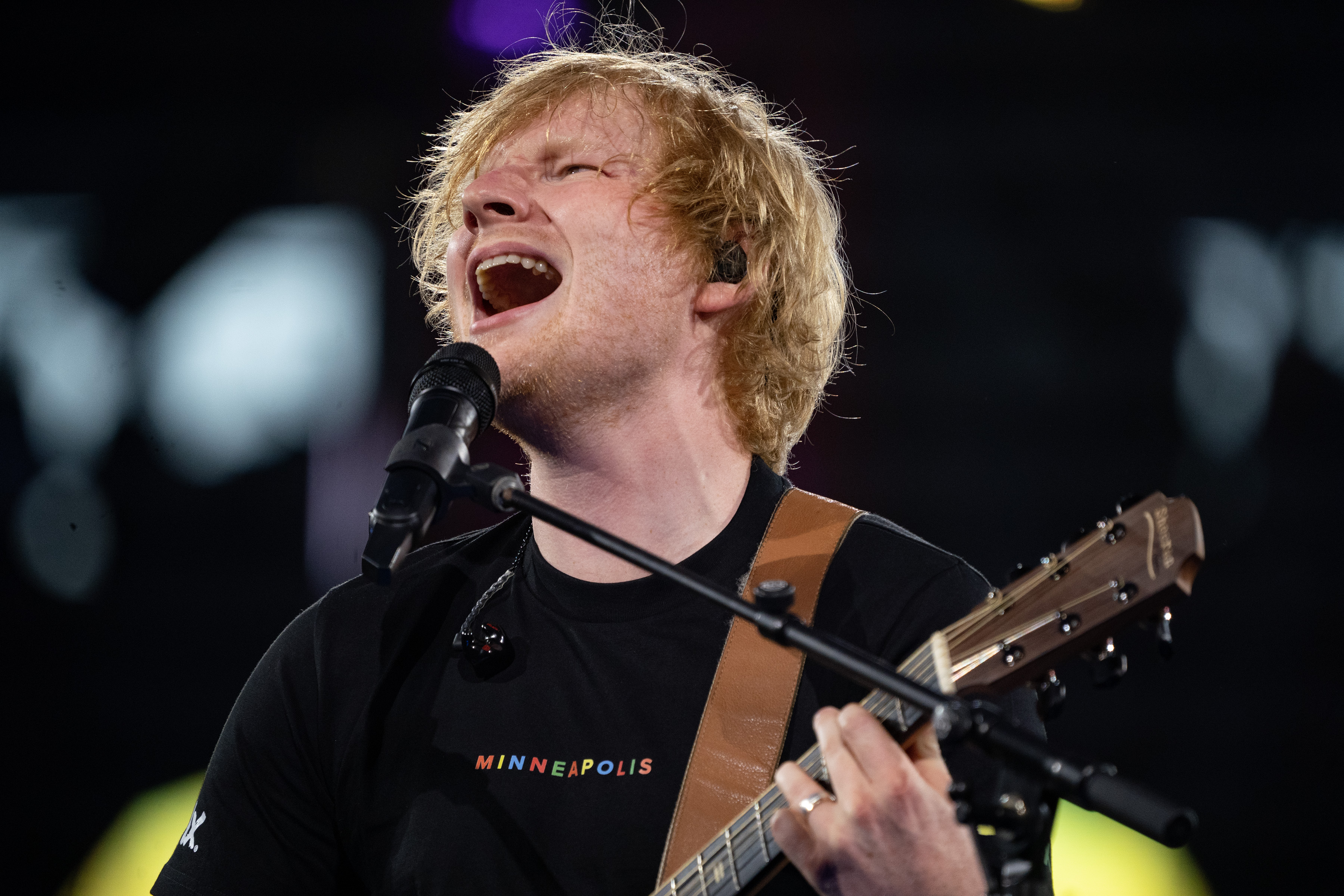 Review: Was Ed Sheeran dazzling or dizzying in-the-round at the Vikings ...