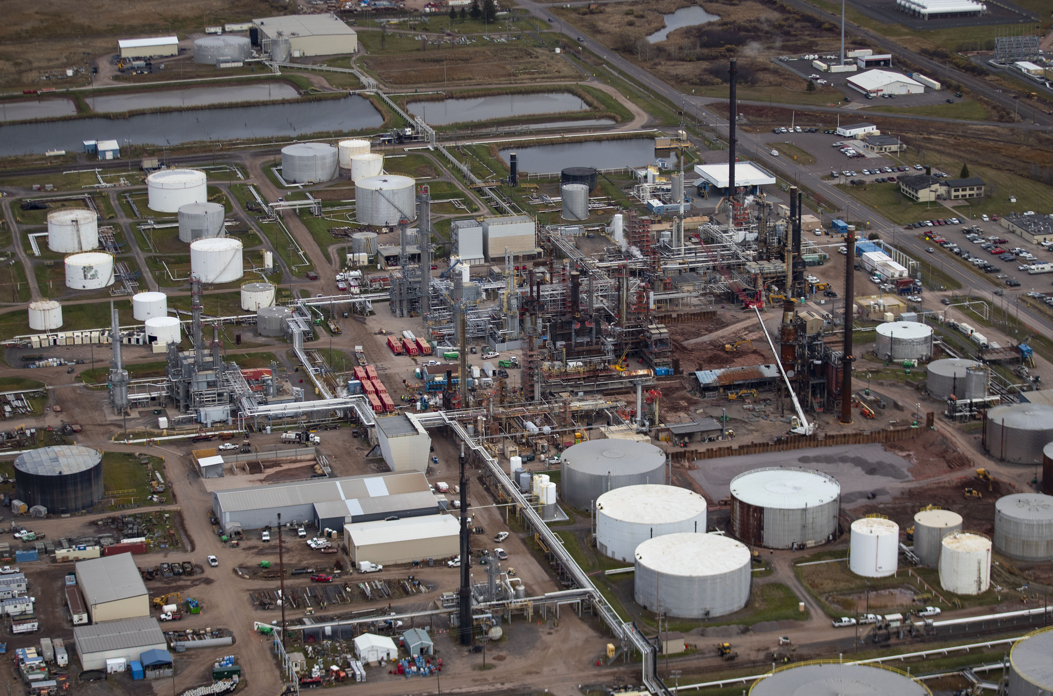 Refinery in Superior, Wis., restarts 5 years after explosion