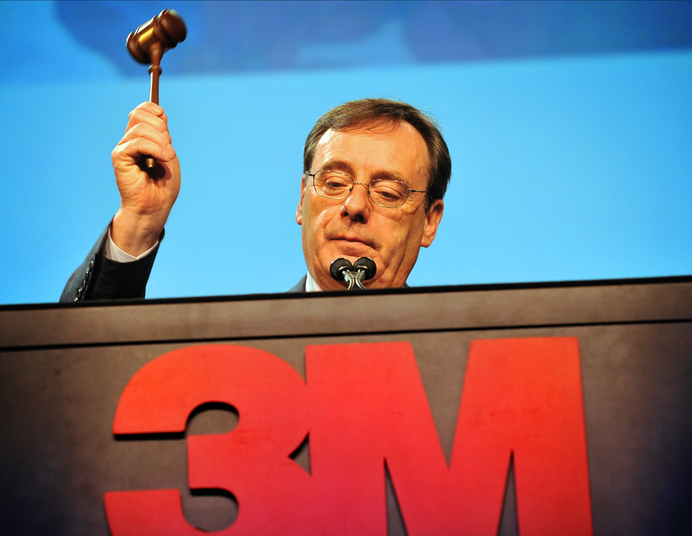 3M CEO Buckley is knighted