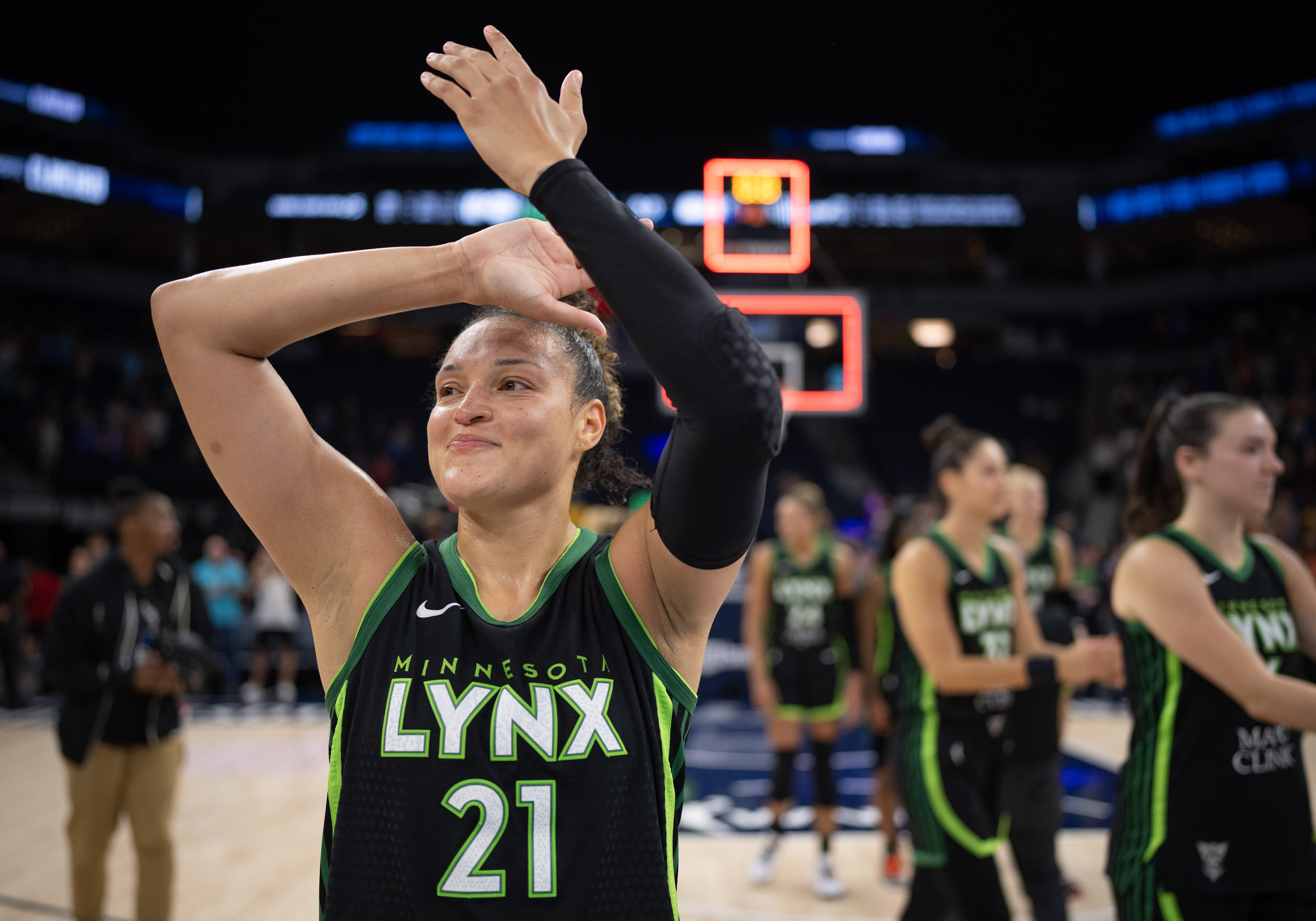 Lynx clinch spot in WNBA playoffs with 86-73 victory over Mercury