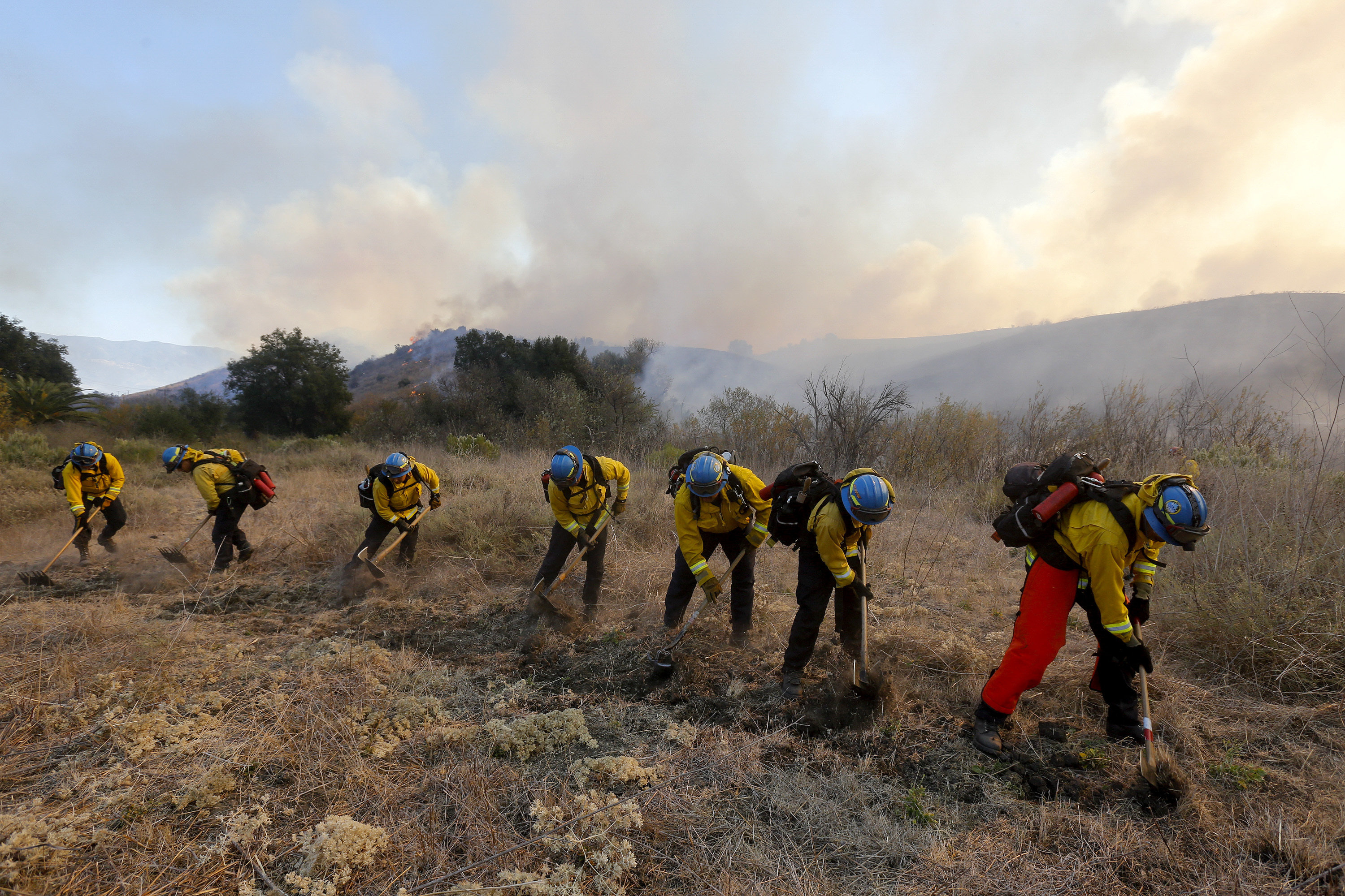 California fire danger remains high even as winds ease - The Globe and Mail