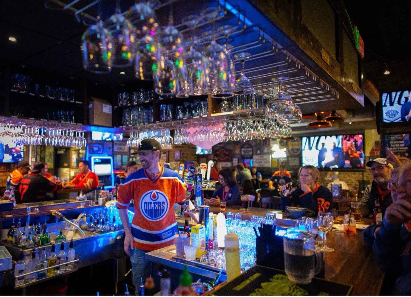 Inside the Edmonton pub where Oilers fans gather to chase the Cup - The Globe and Mail