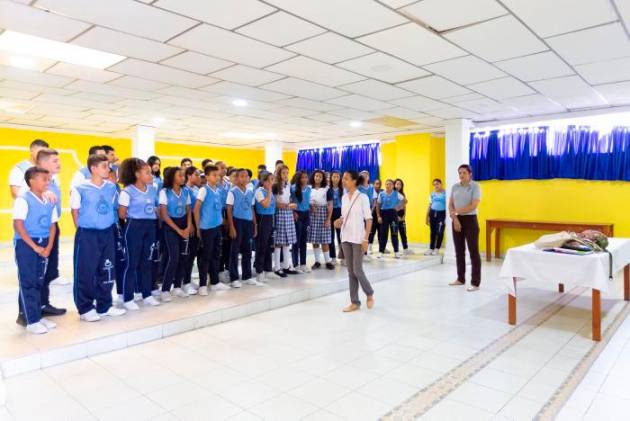Colegio Moderno Ganeshkhind New England School Cuatro Arquitectos